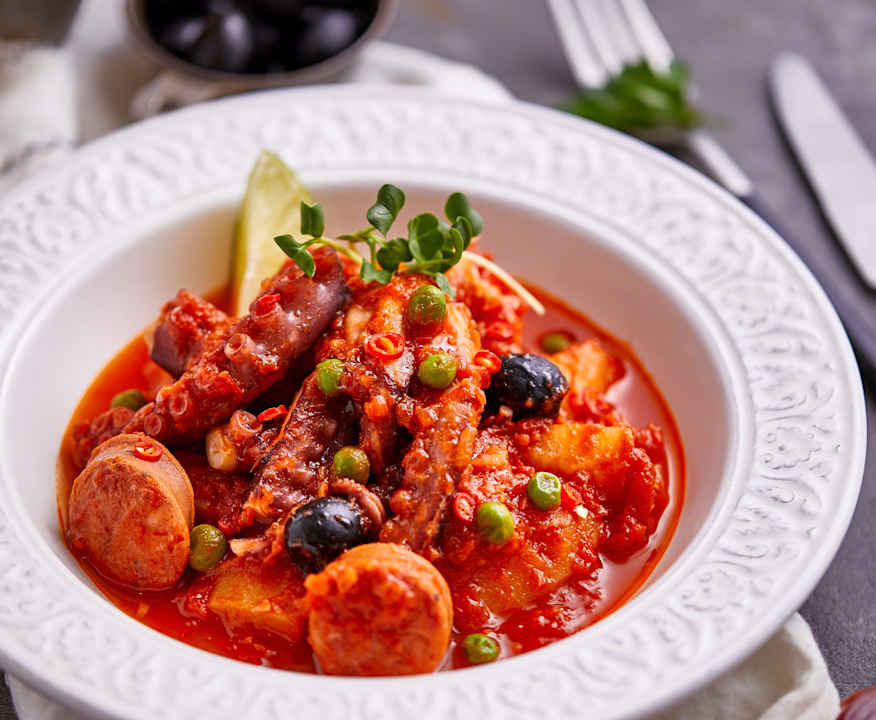 章鱼炖西班牙辣味香肠及土豆 - Cookidoo® – het officiële Thermomix®-receptenplatform