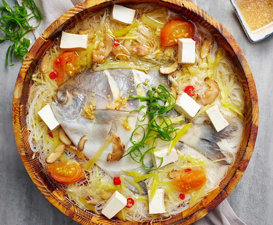 Bawal Kukus Tio Ciu dengan Bihun (Teochew Steamed Pomfret With Mee Hoon ...