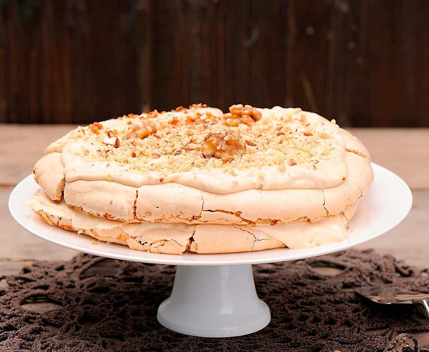 Tort bezowy z orzechami i daktylami - Cookidoo® – oficjalna platforma z ...