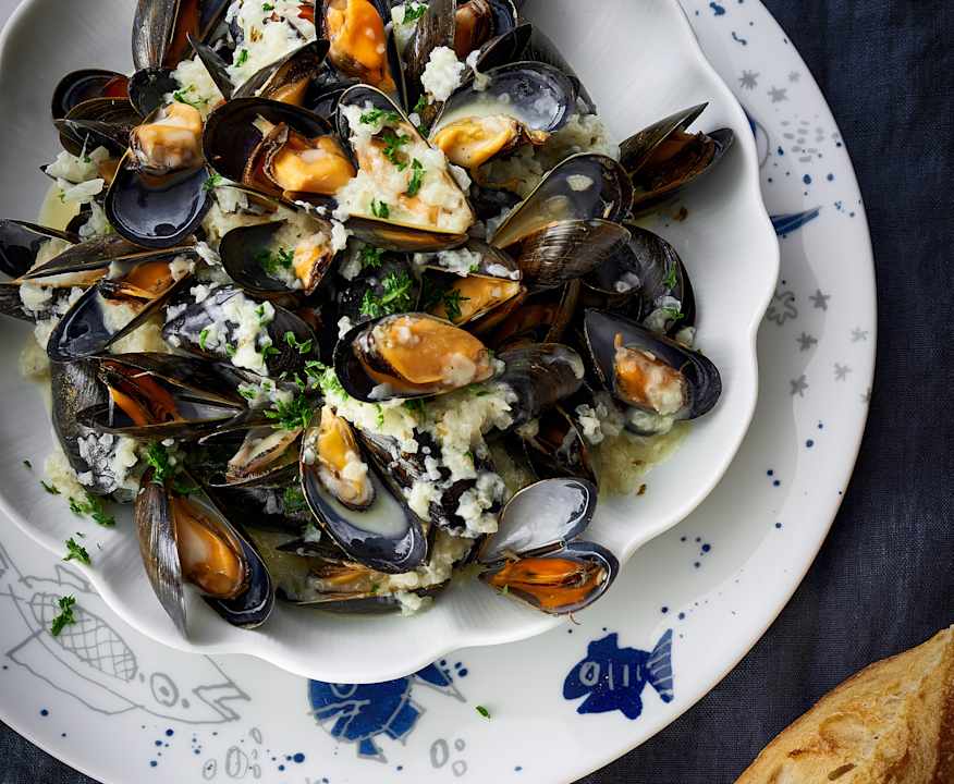 how to cook mussels in wine and cream