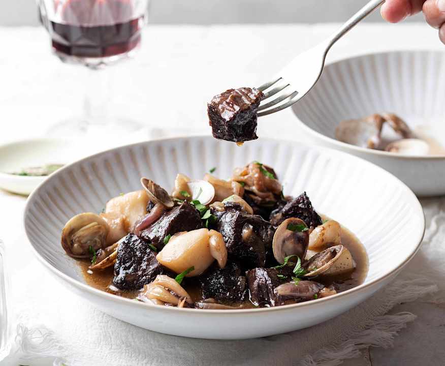 Stoofpotje van Runderwang met Mosselen en Inktvis - Cookidoo® – das ...