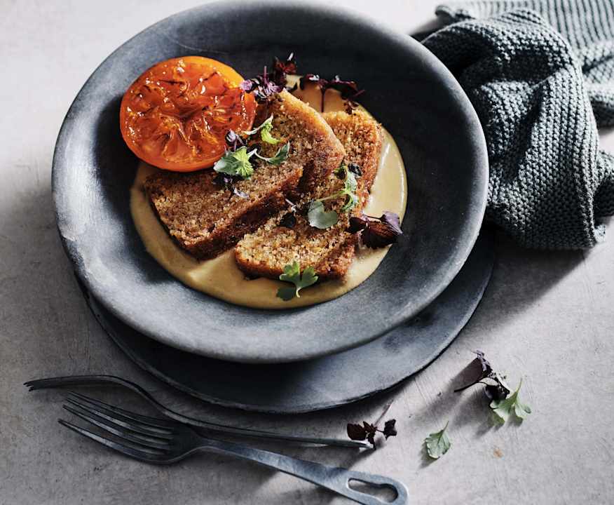 Steamed saffron sponge with burnt mandarin custard - Cookidoo ...