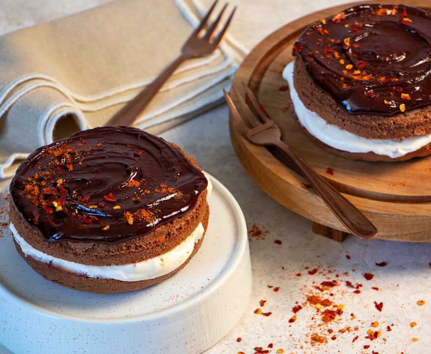 Chilli chocolate truffle cake - Cookidoo® – the official Thermomix ...