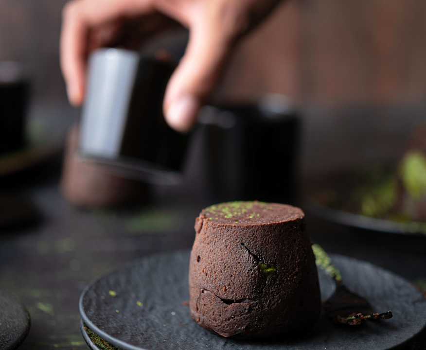 Tortino di cioccolato e matcha con cuore morbido - Cookidoo® – the ...