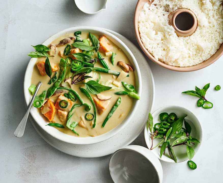 Layered Thai green vegetable curry and rice - Cookidoo® – the official ...