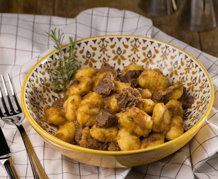 Gnocchi con pastissada - Cookidoo® – the official Thermomix® recipe ...