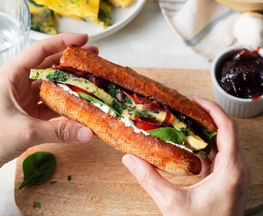 Egg and bacon breakfast baguettes - Cookidoo® – a plataforma oficial de ...