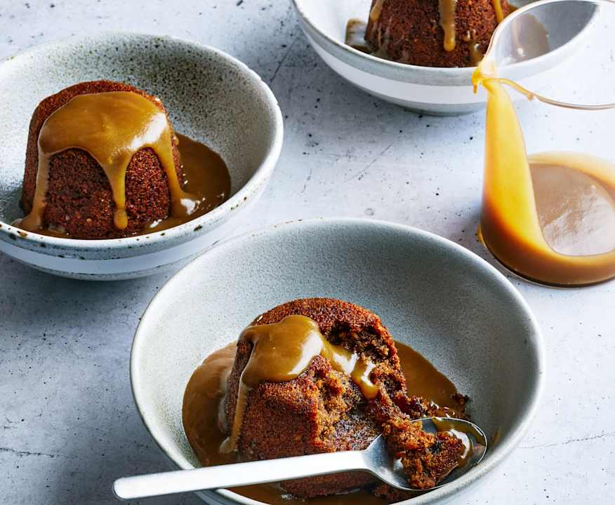 Little sticky date puddings with salted toffee sauce - Cookidoo® – la ...