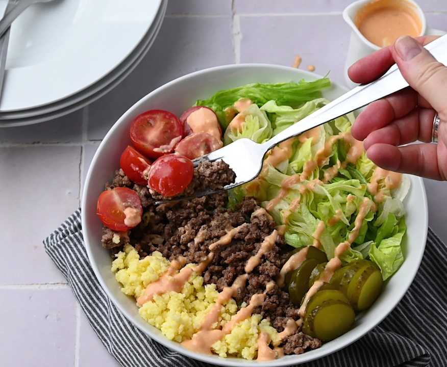 Bol de Hamburger riche en protéines, style « Big Mac » - Cookidoo ...