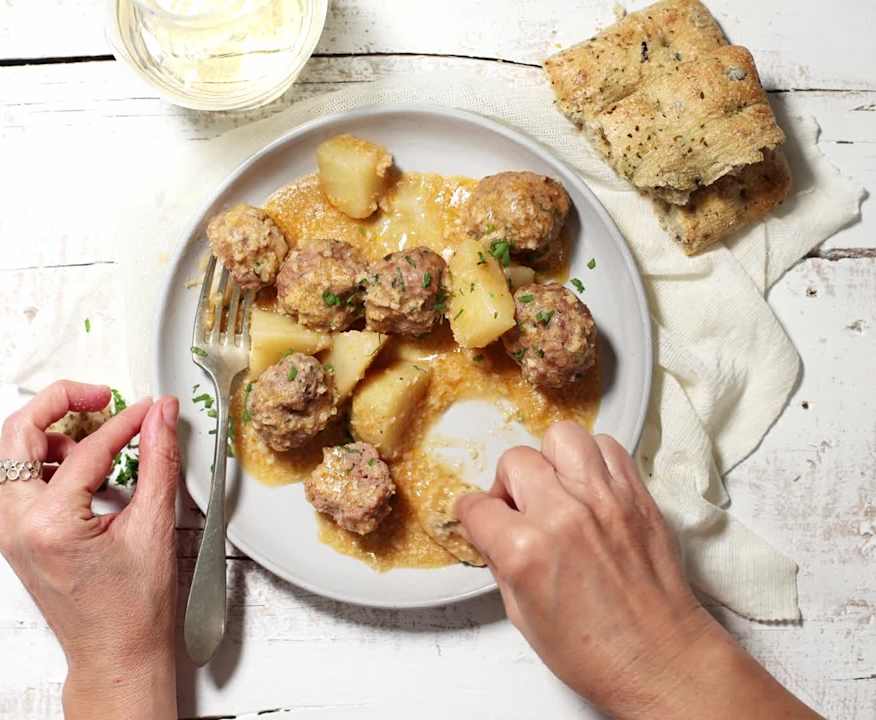 Hackbällchen mit Kartoffeln und Mandel-Sauce - Cookidoo® – das ...