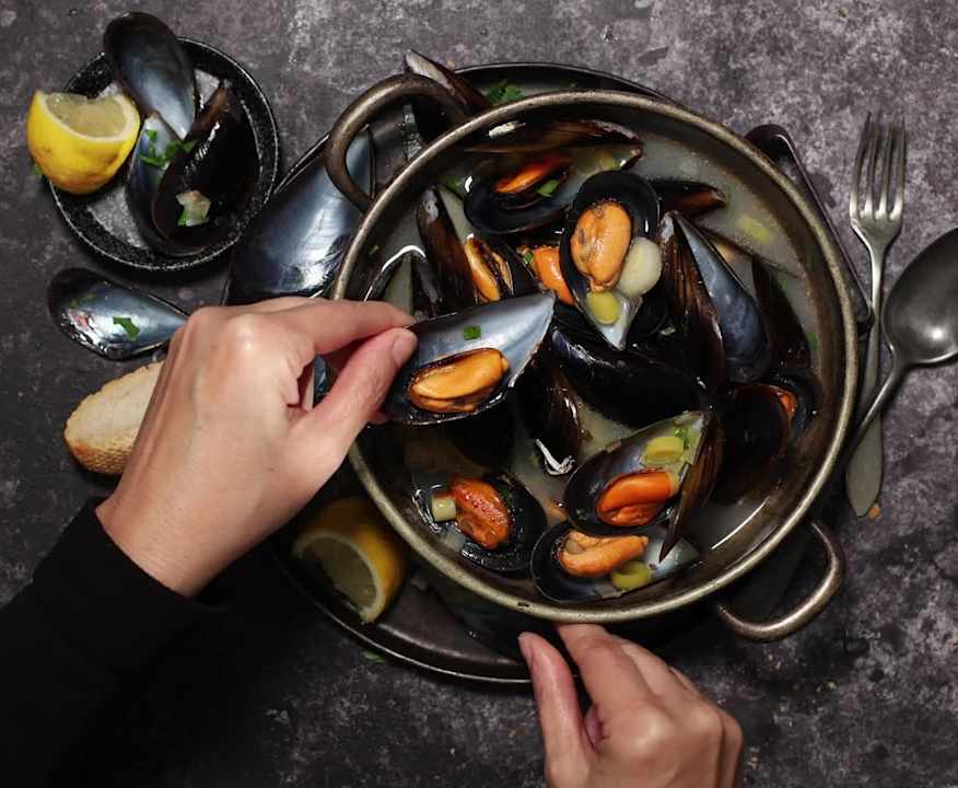 Şarap Soslu Midye (Mussels Marinière) - Cookidoo® – Thermomix® 官方食譜平台