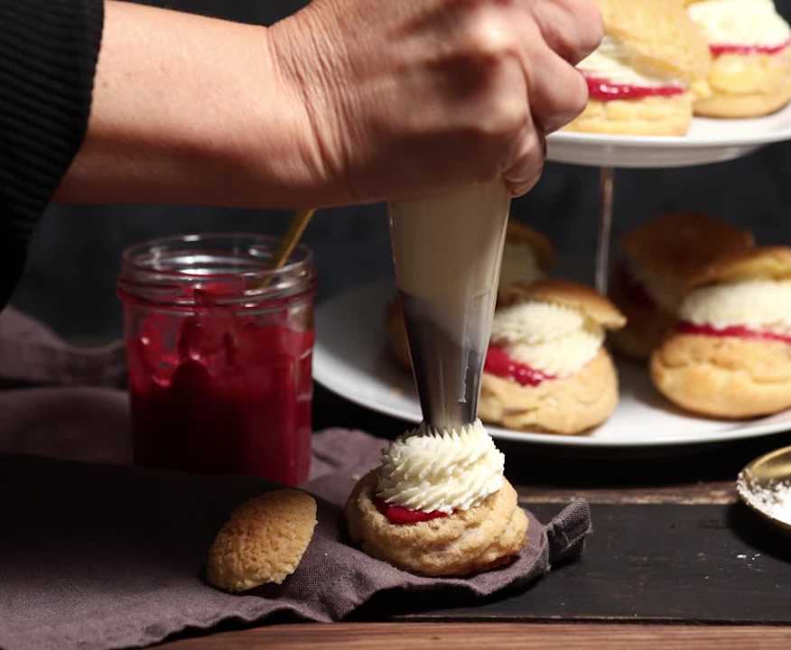 Choux au Craquelin with Raspberry White Chocolate Cream - Cookidoo ...
