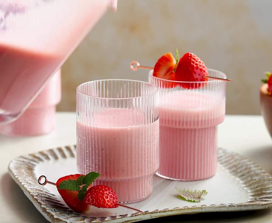 Strawberry protein milkshake - Cookidoo® – the official Thermomix ...