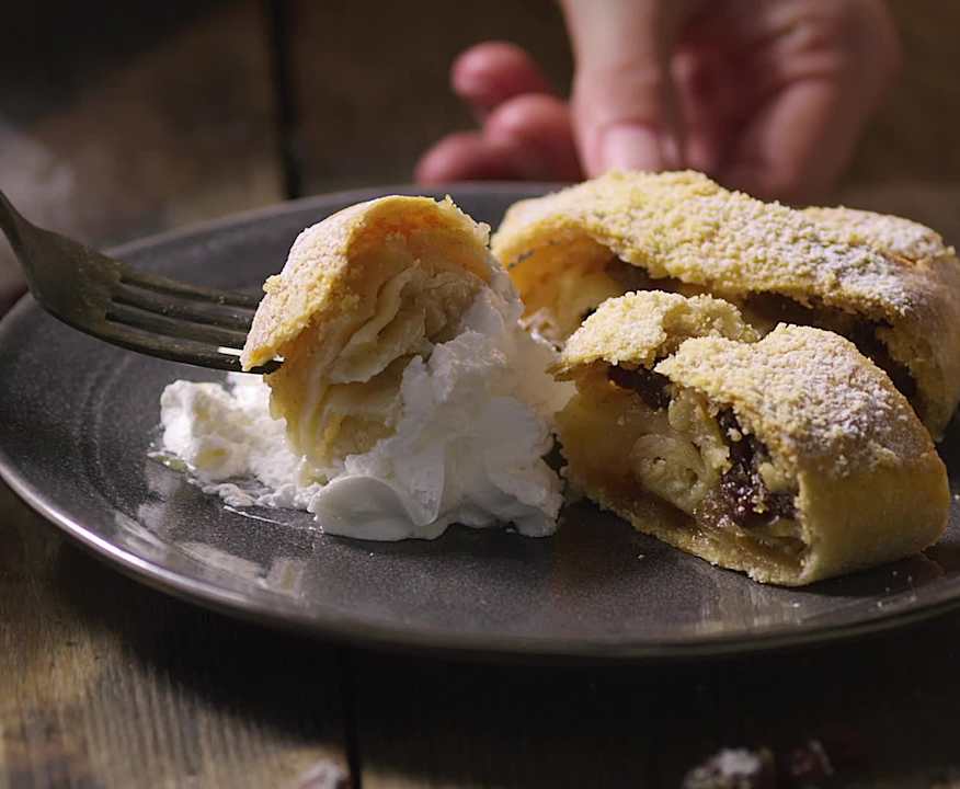 Apple strudel - Cookidoo® – the official Thermomix® recipe platform
